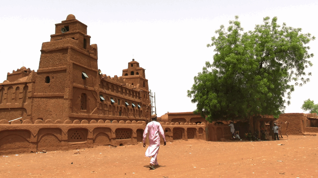 La mosquée en banco de Yama, l'histoire d’un savoir-faire locale ...